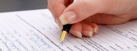 hand_filling_out_form